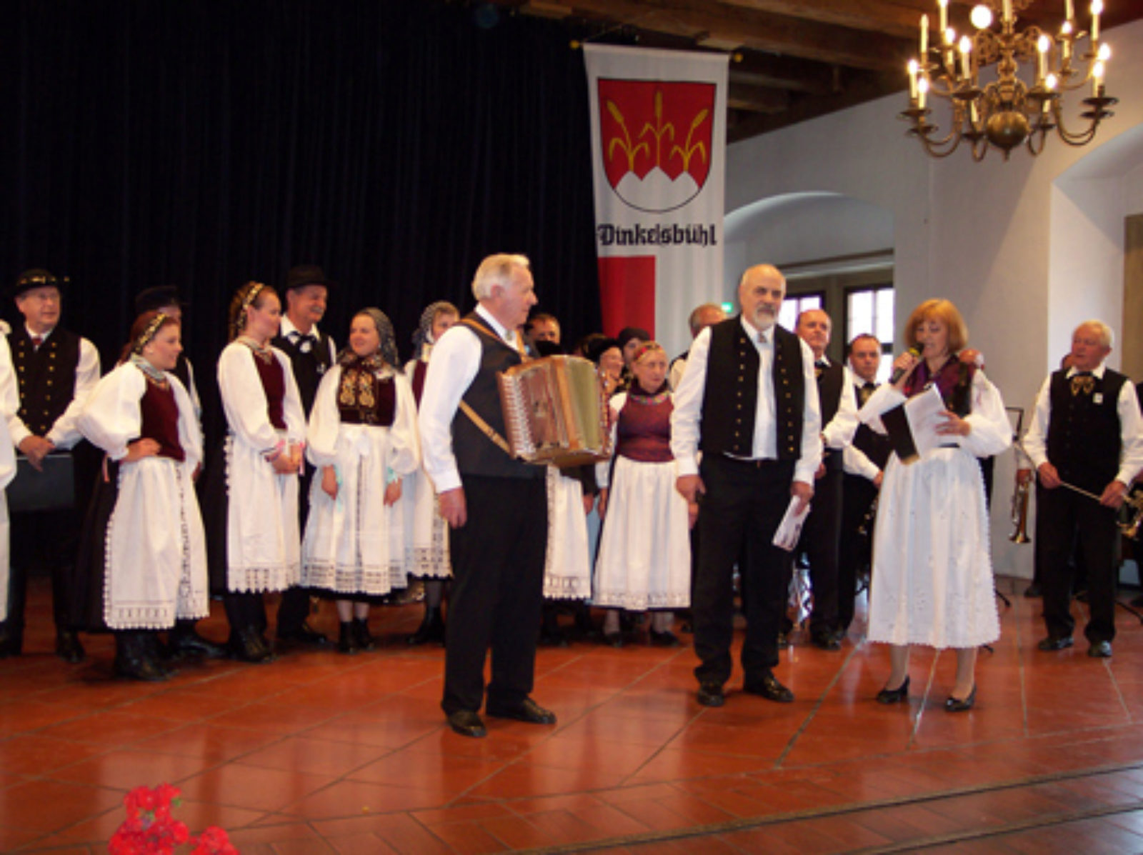 Landler gestalten Brauchtumsveranstaltung - Siebenbuerger.de