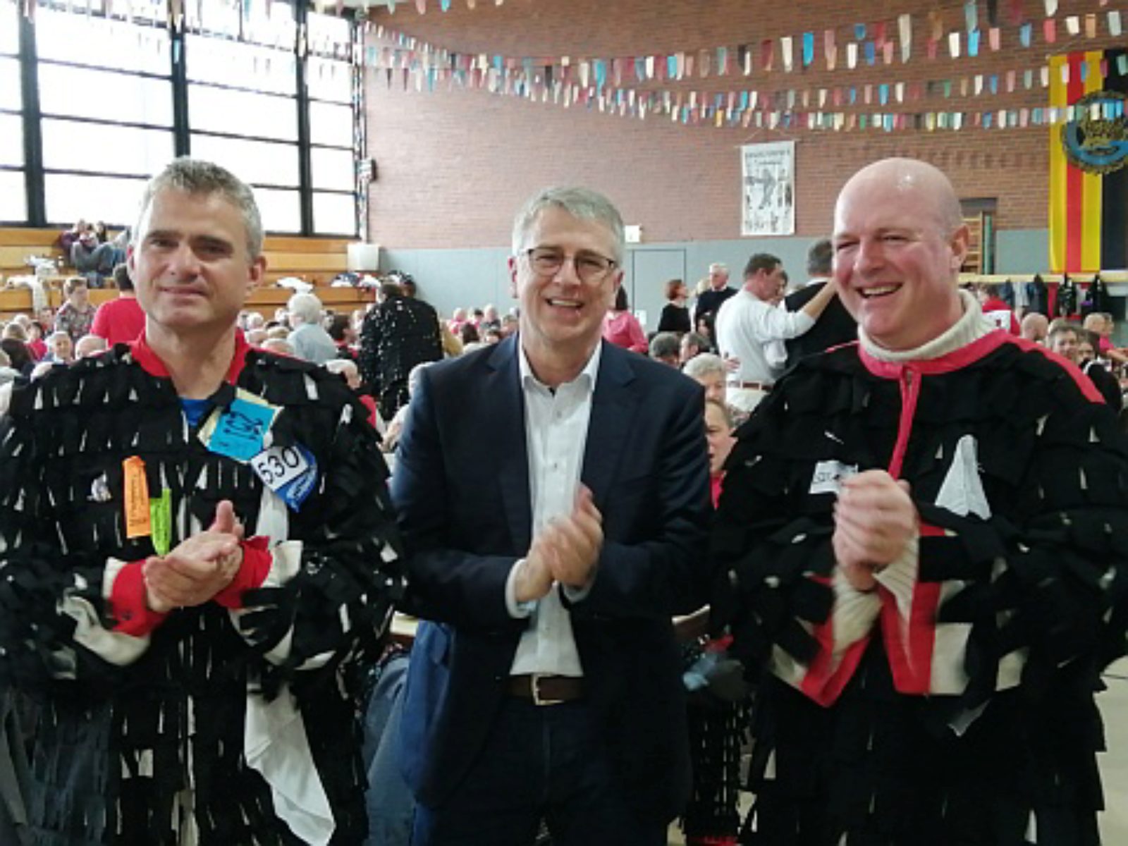 Zwei siebenbürgische Bürgermeister und der Bundesvorsitzende beim ...