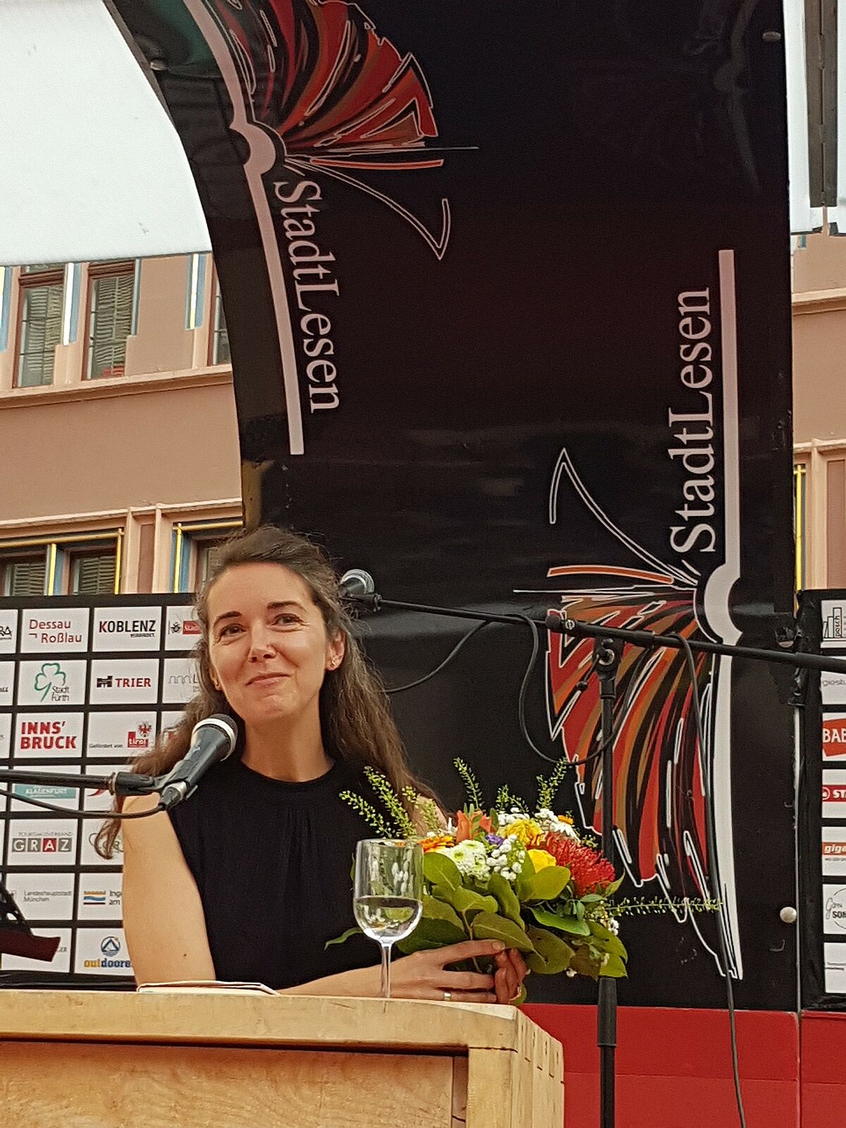 Iris Wolff ausgezeichnet - Siebenbuerger.de