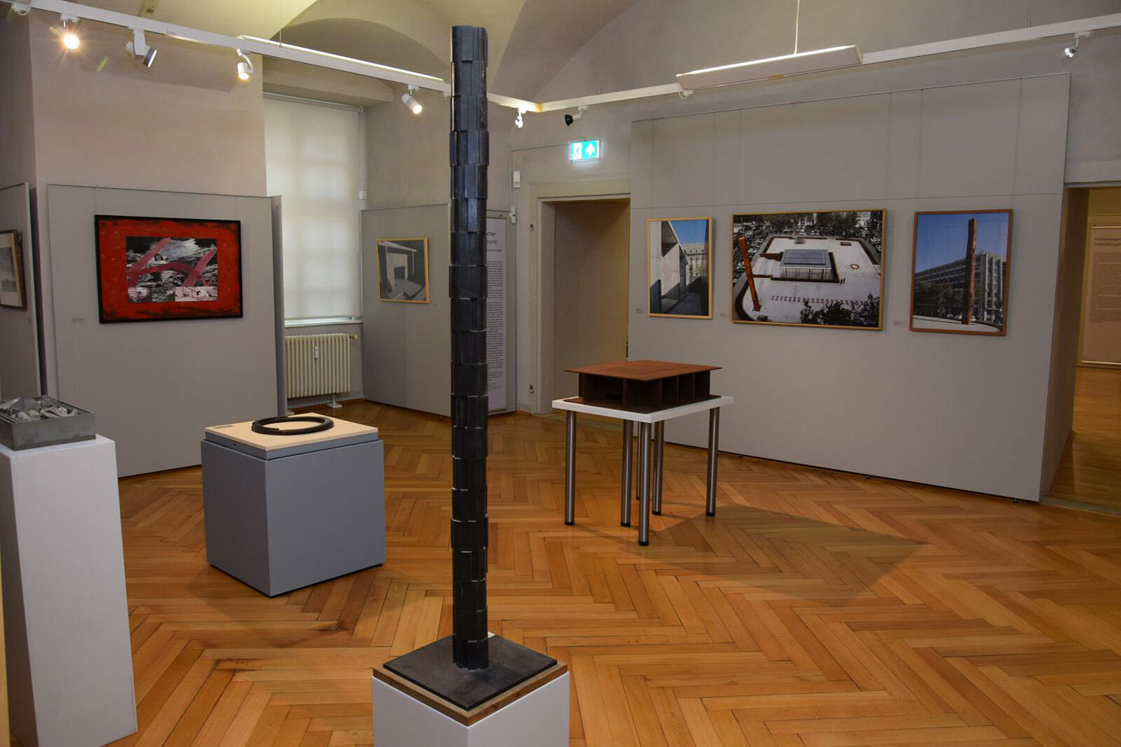 „Memoria – Denk- und Mahnmale“: Peter Jacobis sehenswerte Ausstellung ...