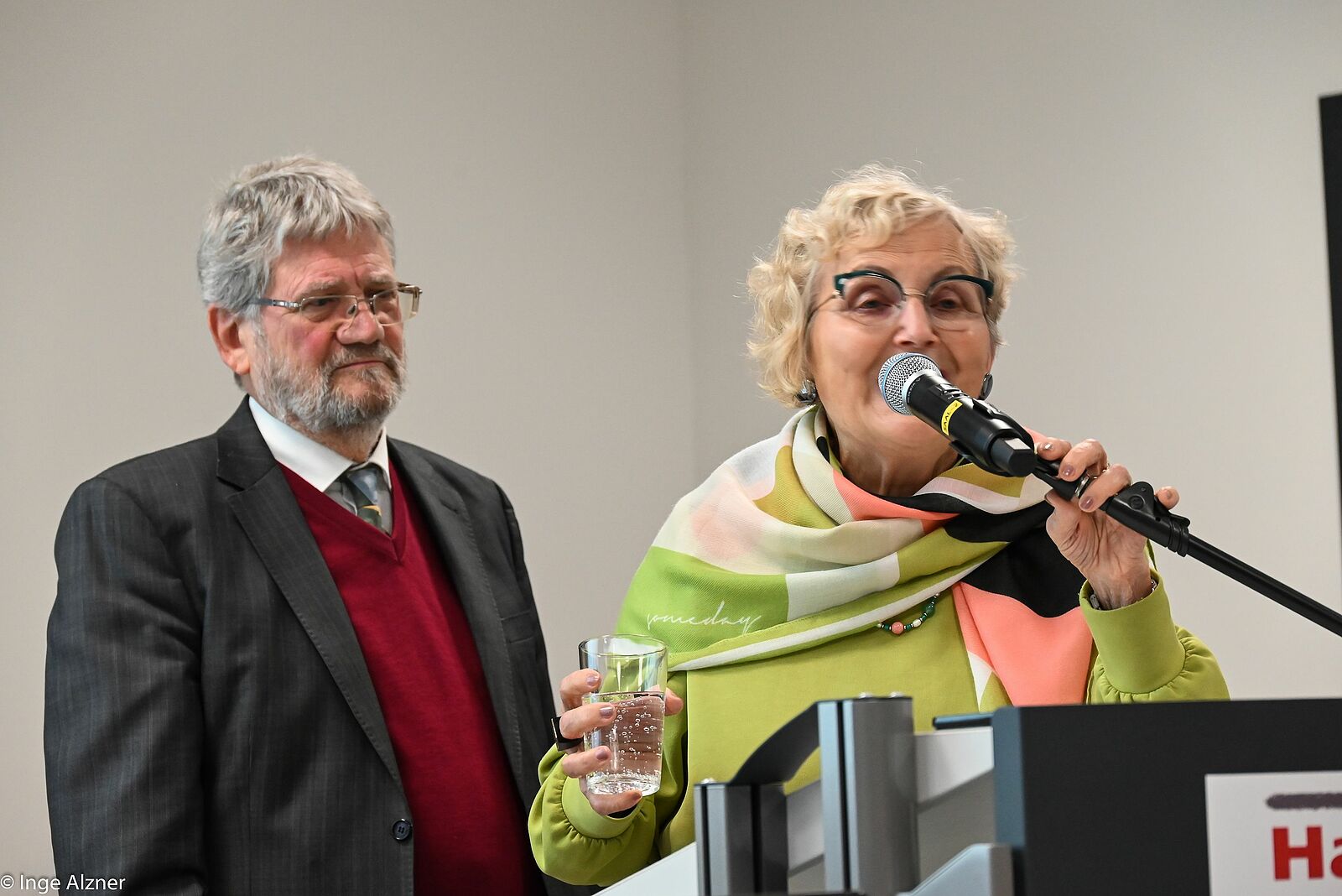 Heinz Acker, der Musiker, punktet im Nürnberger Haus der Heimat auf ...