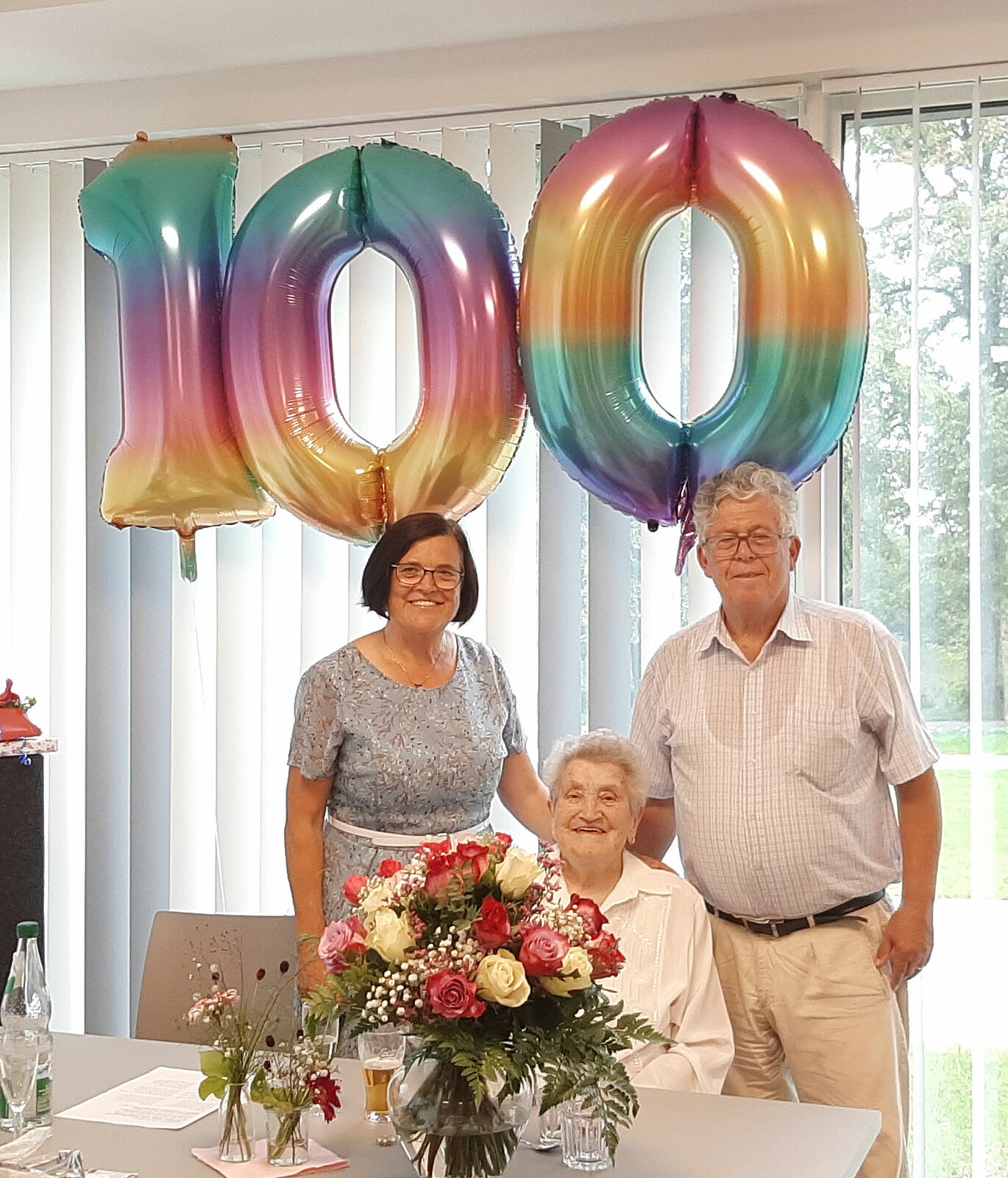 Sara Schenker zum 100. Geburtstag - Siebenbuerger.de