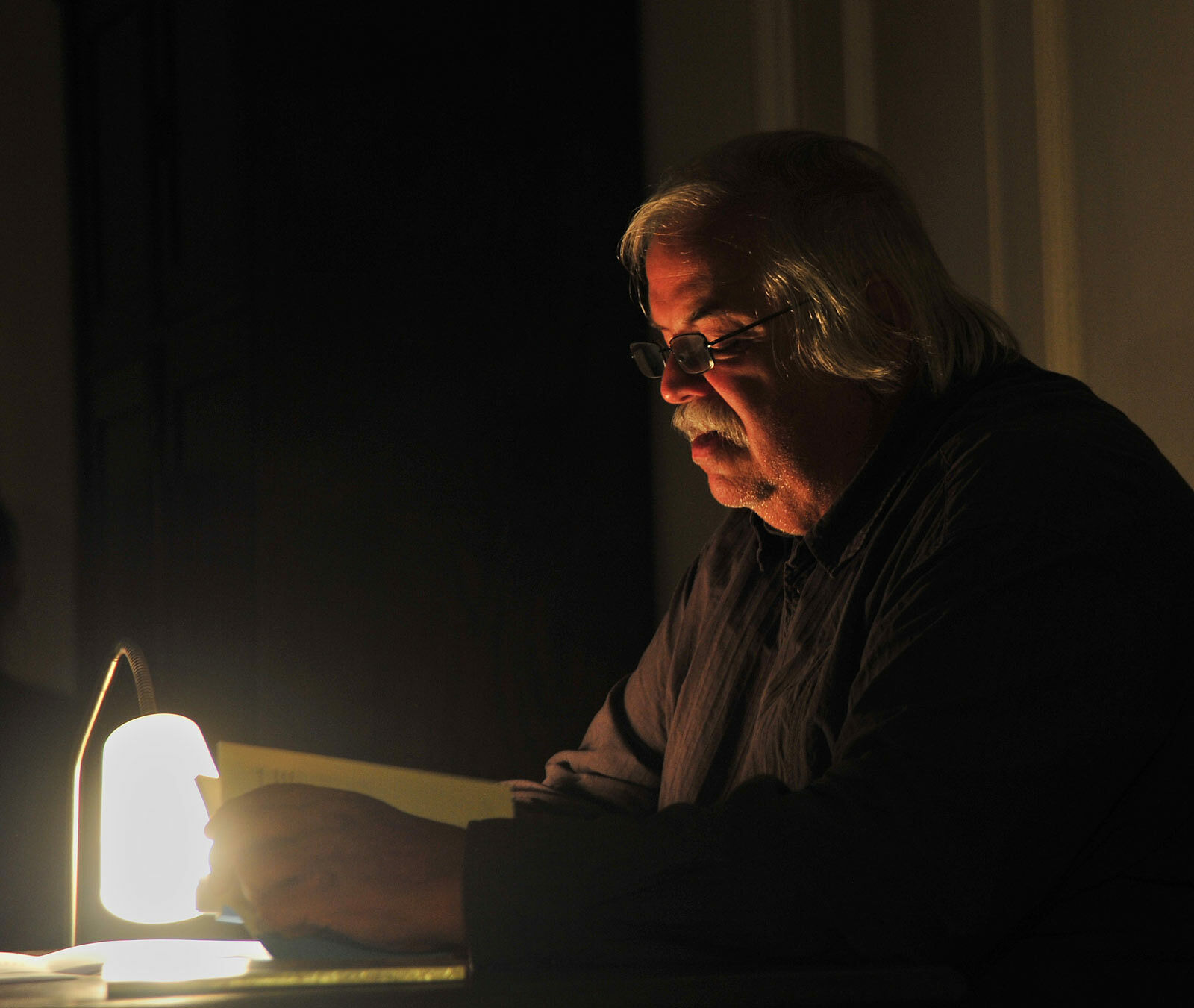 Frieder Schuller liest aus neuem Roman im Siebenbürgischen Museum in ...