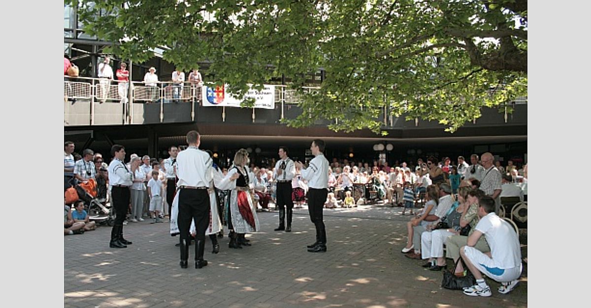 Blasmusik statt Vuvuzelas: Kronenfest in Sindelfingen - Siebenbuerger.de
