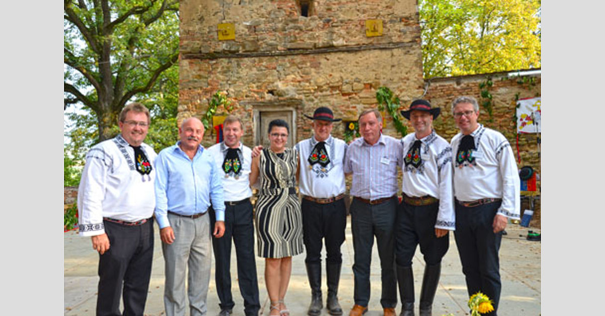 CWG besucht gelungenes Burgfest in Alzen - Siebenbuerger.de