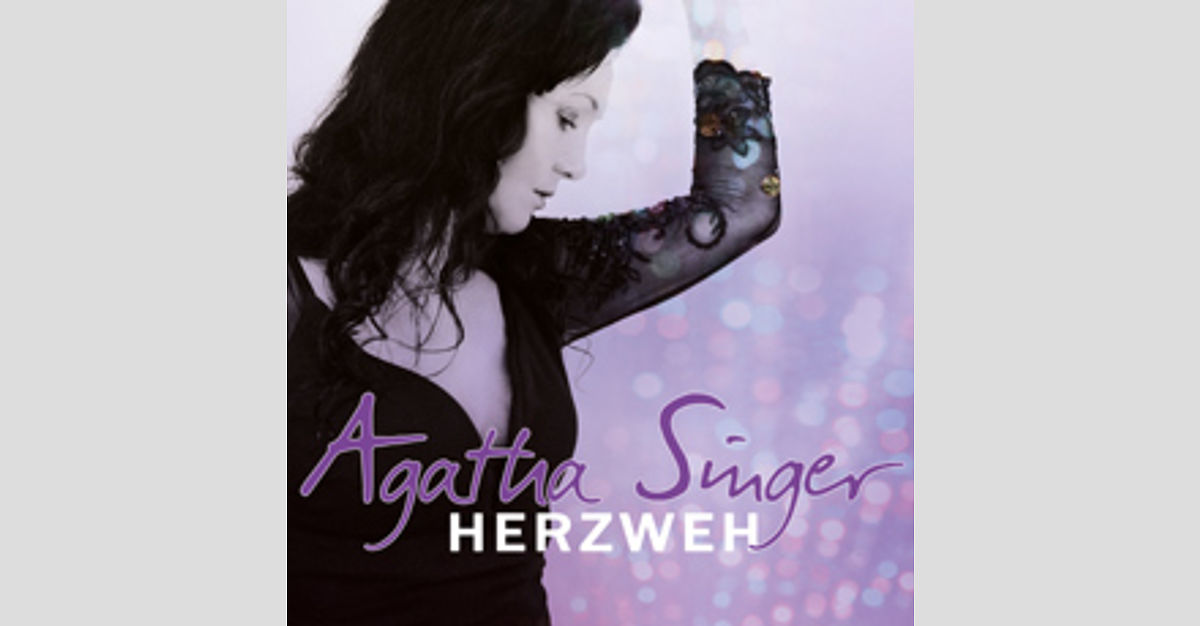 Debüt-Album von Agatha Singer: „HERZWEH“ zum Mitsingen - Siebenbuerger.de