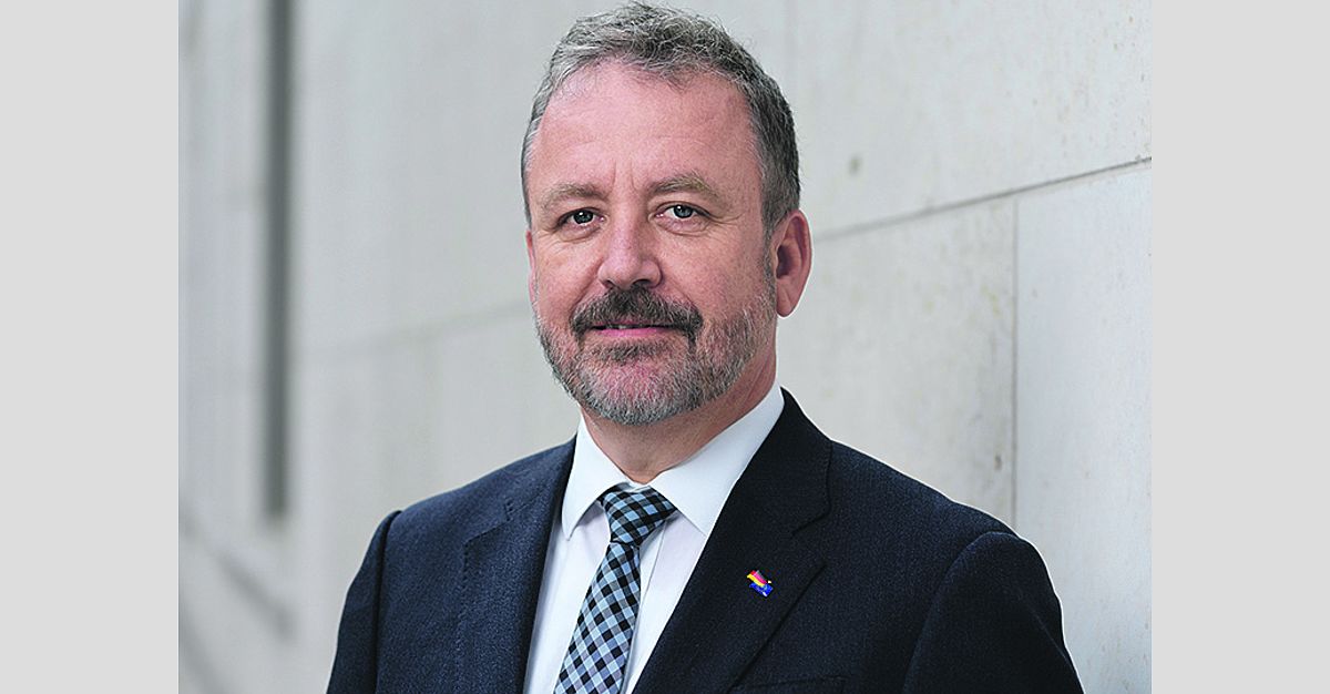 Bernd Fabritius gratuliert Siebenbürgischer Zeitung: Menschen über ...