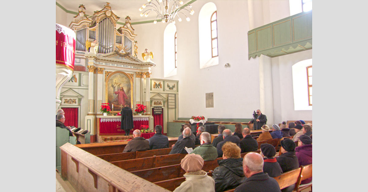 Die evangelische Kirche in Brenndorf erstrahlt in neuem Glanz - Siebenbuerger.de