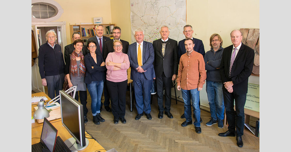 Bundestagsabgeordnete besuchen Kirchenburgenlandschaft - Siebenbuerger.de