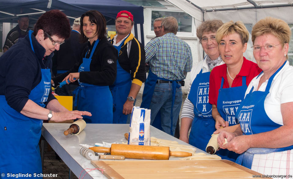 Baumstriezelfest der Kreisgruppe Ulm - Bild Nr. 10 - Siebenbuerger.de
