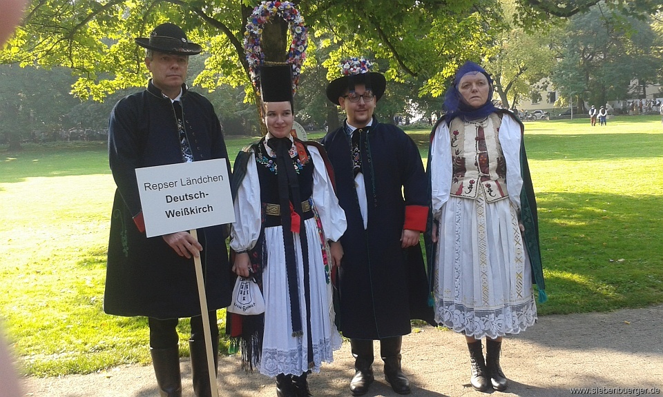 Siebenbürger Sachsen beim Festumzug zum Cannstatter Wasen - Bild Nr. 2 ...