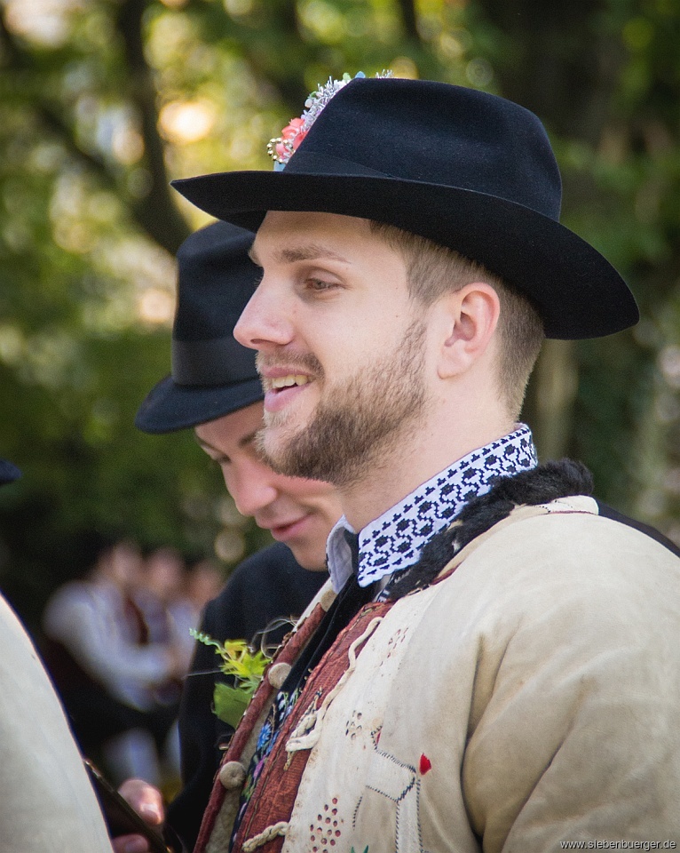 Siebenbürger Sachsen beim Festumzug zum Cannstatter Wasen - Bild Nr. 3 ...