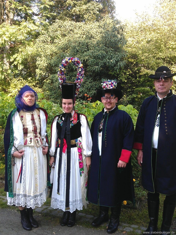 Siebenbürger Sachsen beim Festumzug zum Cannstatter Wasen - Bild Nr. 38 ...