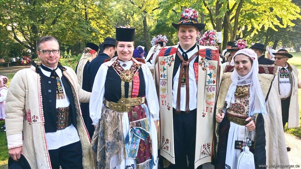 Siebenbürger Sachsen beim Festumzug zum Cannstatter Wasen - Bild Nr. 54 ...