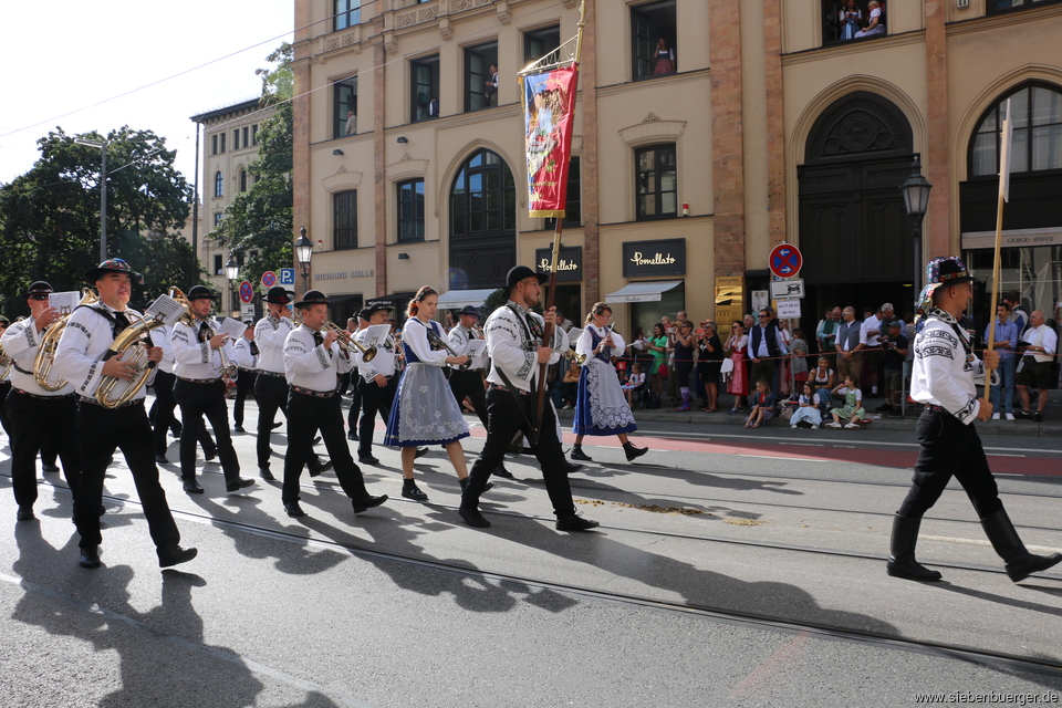 HOG Rode und Original Siebenbürger Blaskapelle München beim ...