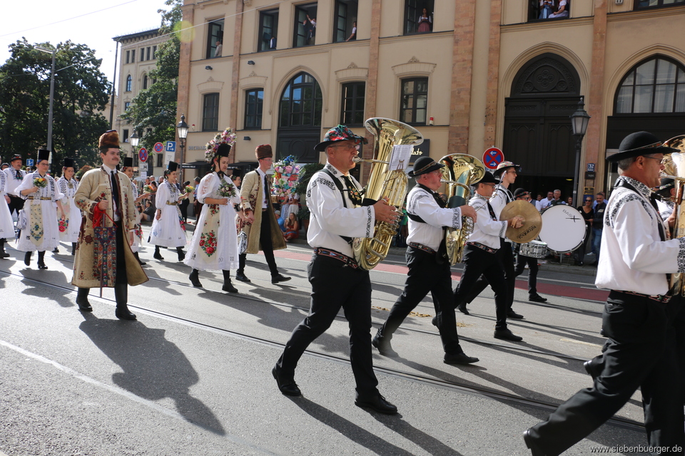 HOG Rode und Original Siebenbürger Blaskapelle München beim ...