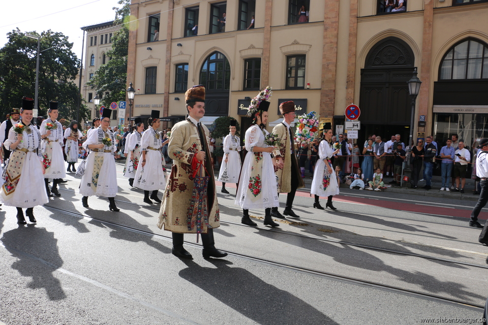 HOG Rode und Original Siebenbürger Blaskapelle München beim ...