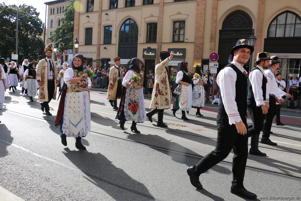 HOG Rode und Original Siebenbürger Blaskapelle München beim ...