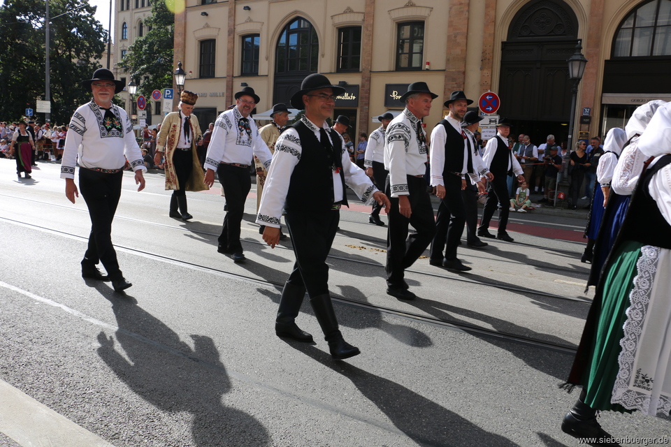 HOG Rode und Original Siebenbürger Blaskapelle München beim ...