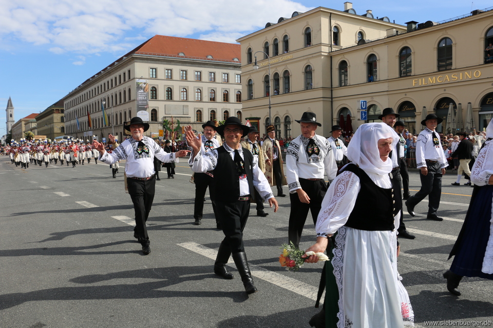 HOG Rode und Original Siebenbürger Blaskapelle München beim ...