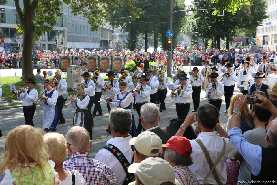 HOG Rode und Original Siebenbürger Blaskapelle München beim ...
