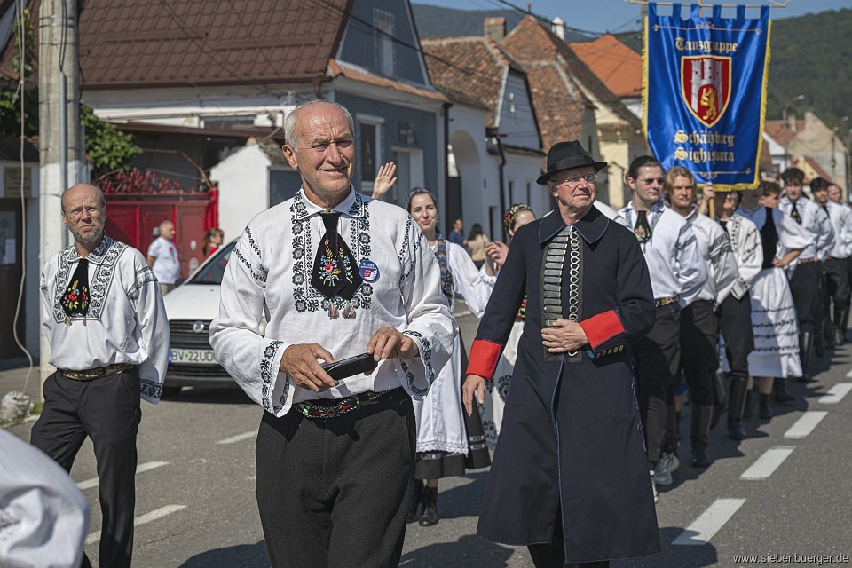Trachtenumzug beim Sachsentreffen in Zeiden - Bild Nr. 88 ...